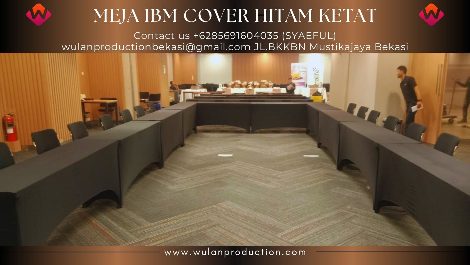 Sewa Meja IBM dengan Cover Ketat Hitam di Jakarta